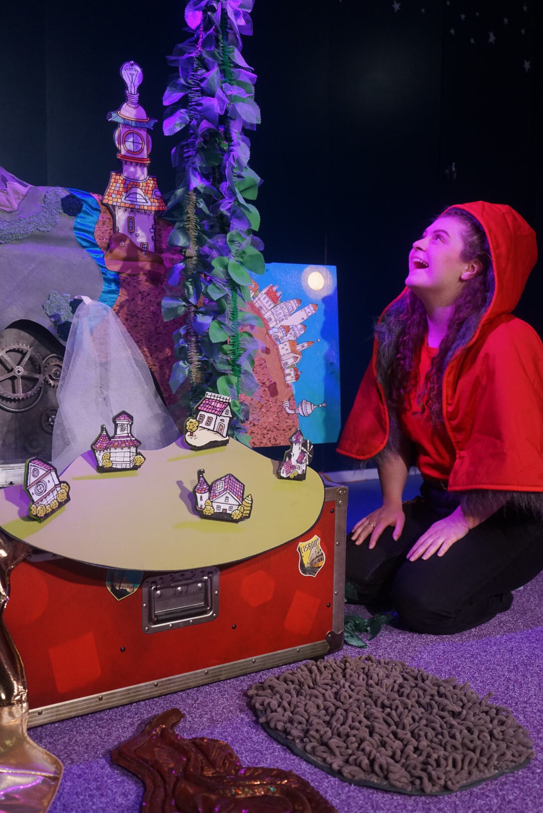 Story Suitcase: Discover brought to your classroom - Discover Children ...